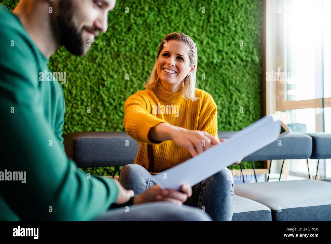 Explaining document hi-res stock photography and images - Alamy