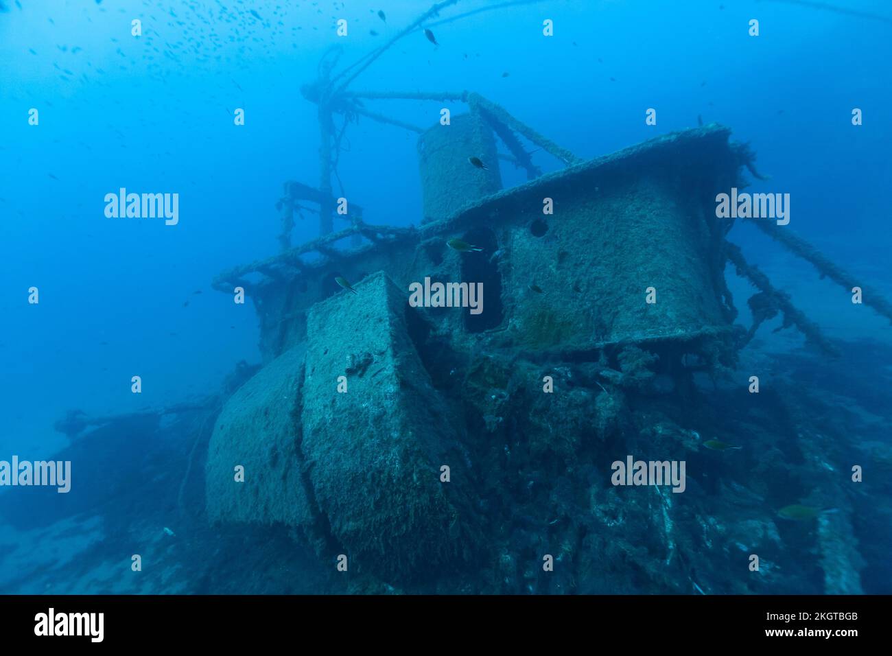 Undersea view of sunken shipwreck Stock Photo - Alamy
