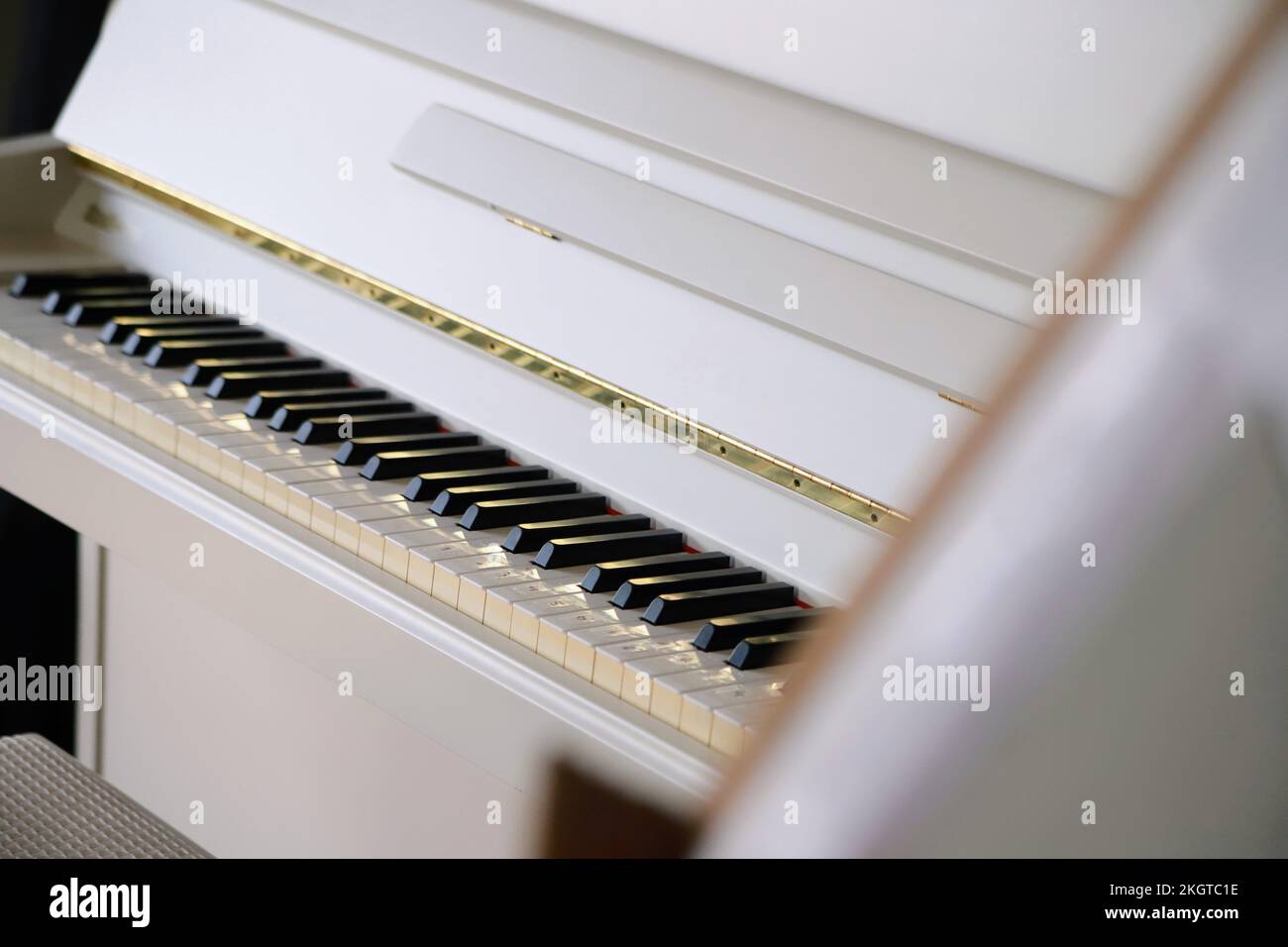 Keyboard stand music hi-res stock photography and images - Alamy