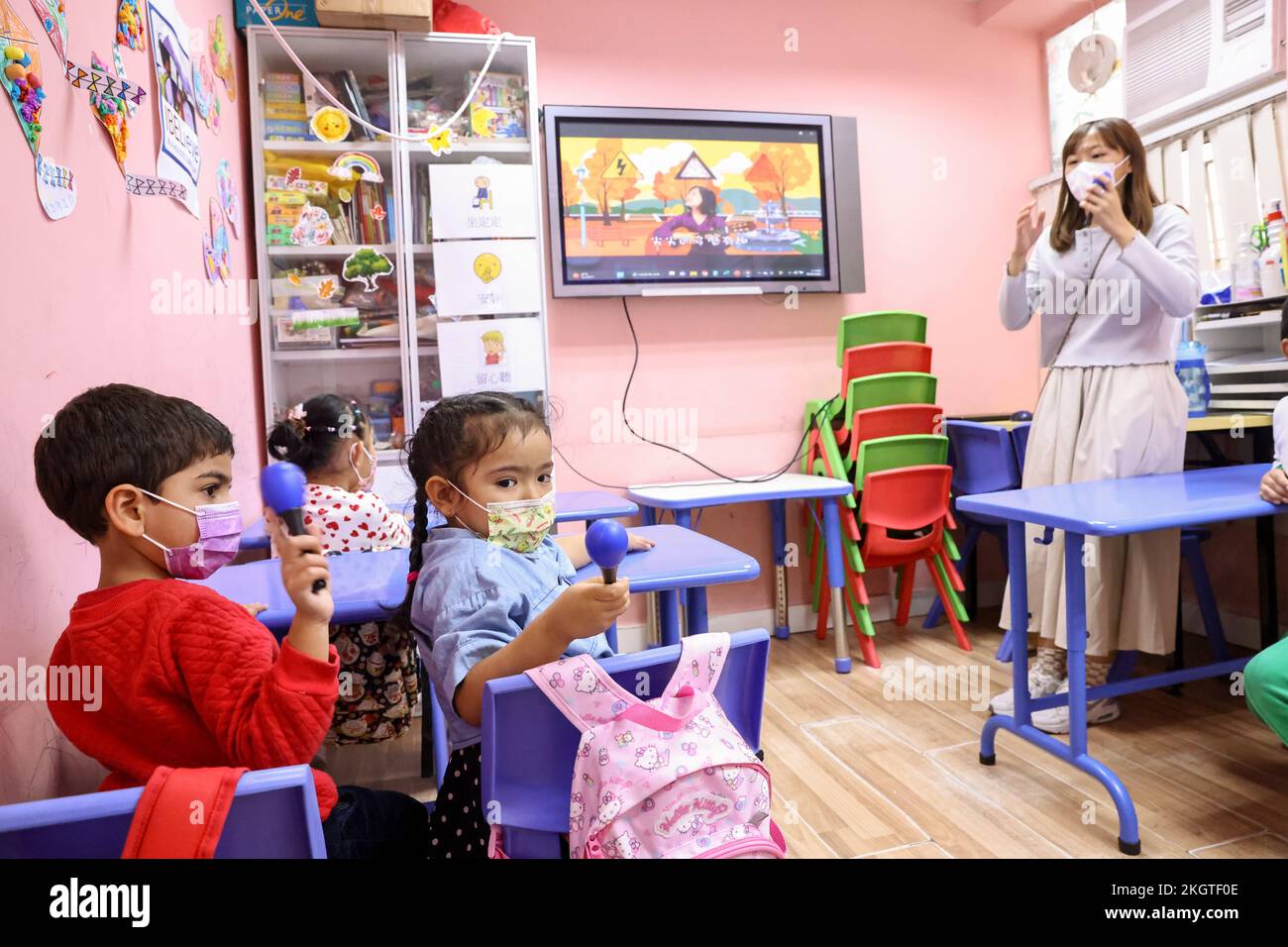 (OSC interview) Students from kindergarten having Chinese music class ...