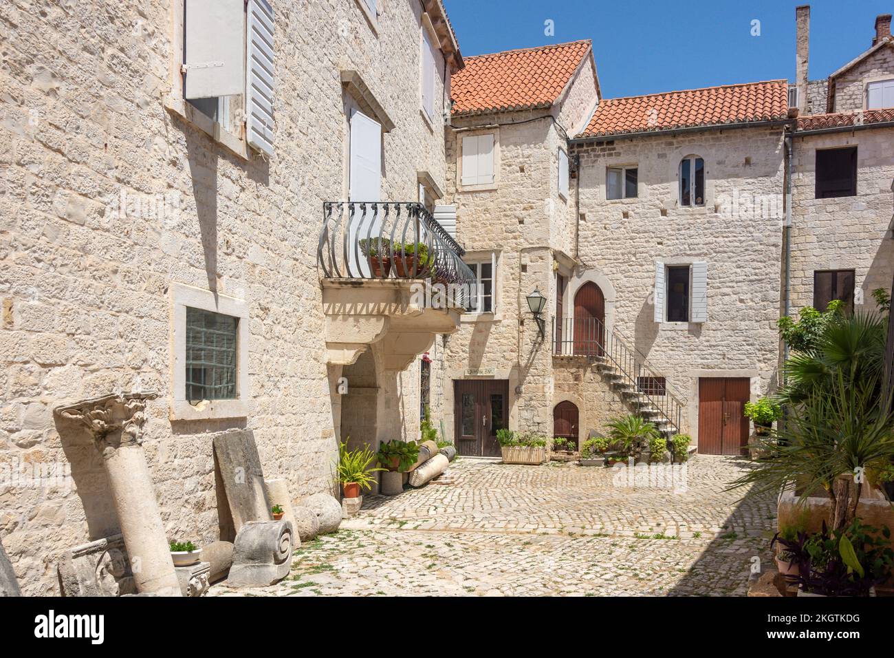 Trogir city museum muzej grada trogira kula sv marka courtyard o hi-res ...