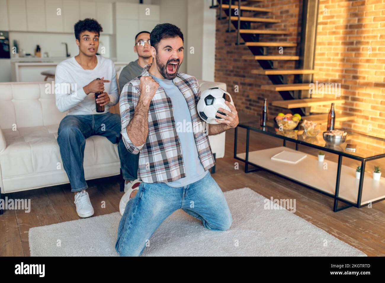 Male fan favorite team hi-res stock photography and images - Alamy