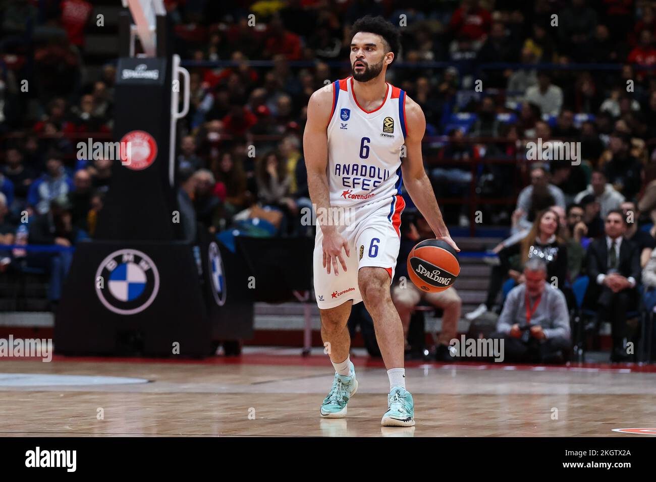 Milan, Italy. 22nd Nov, 2022. Elijah Bryant #6 of Anadolu Efes Istanbul ...