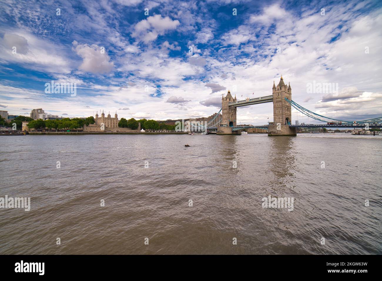 The landscape of the Tower Bridge over the river Thames Stock Photo - Alamy