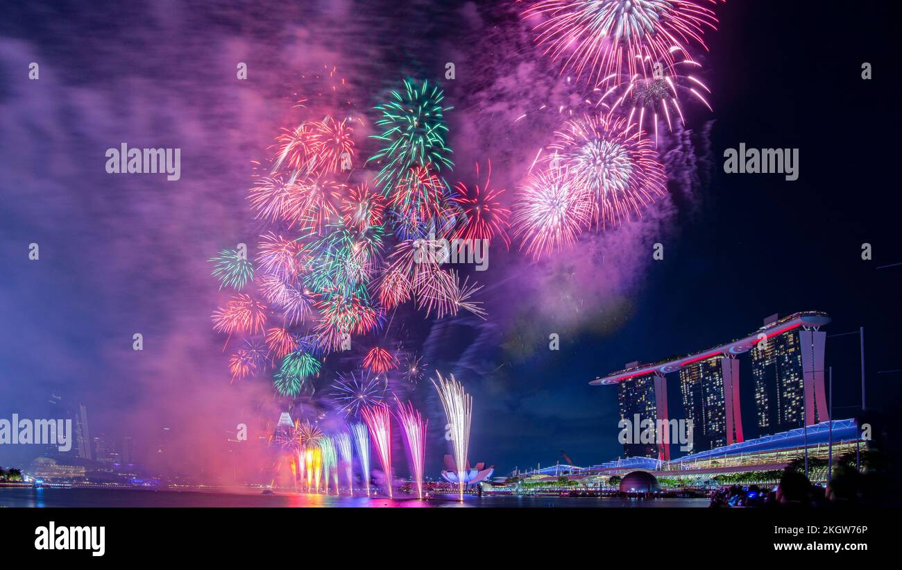 Singapore marina bay sands fireworks hi-res stock photography and ...