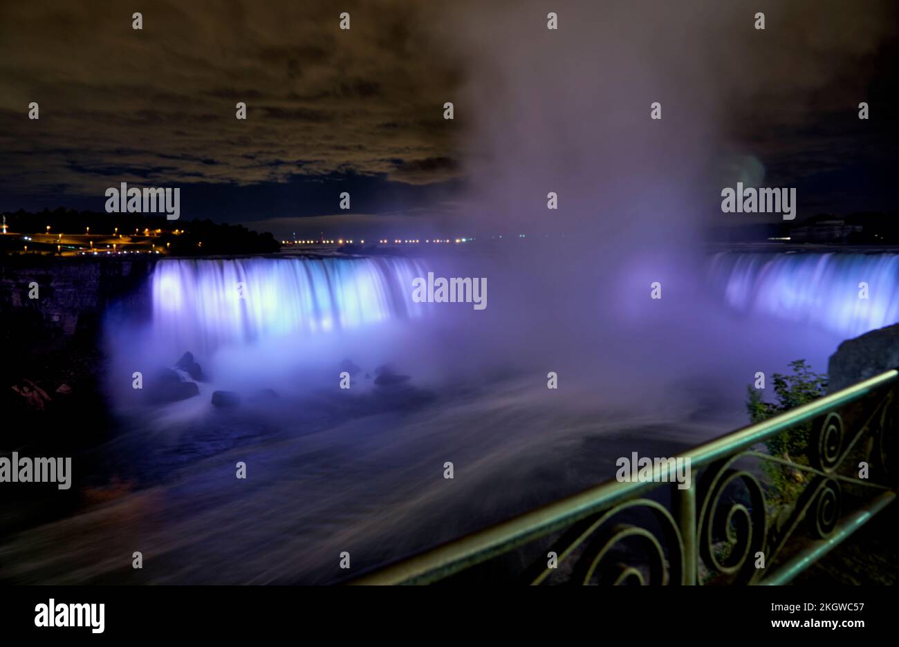 The illuminated Horseshoe canadian Niagara falls at night. Canada Stock ...
