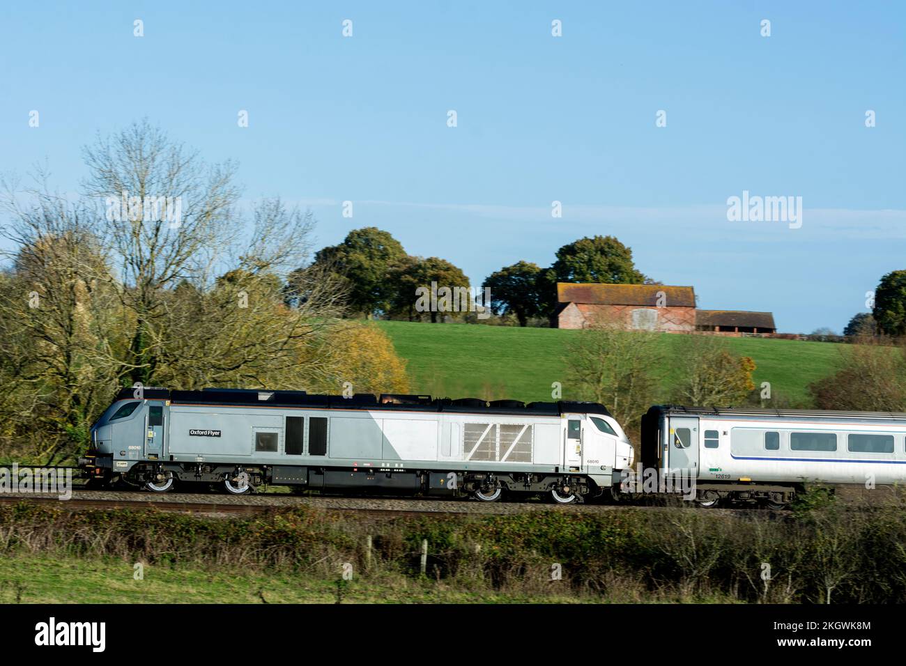 Chiltern Railways class 68 diesel locomotive No. 68010 "Oxford Flyer ...