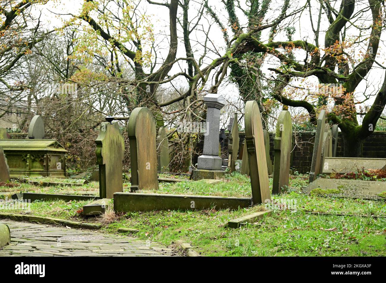 Funeral funerary monuments hi-res stock photography and images - Alamy