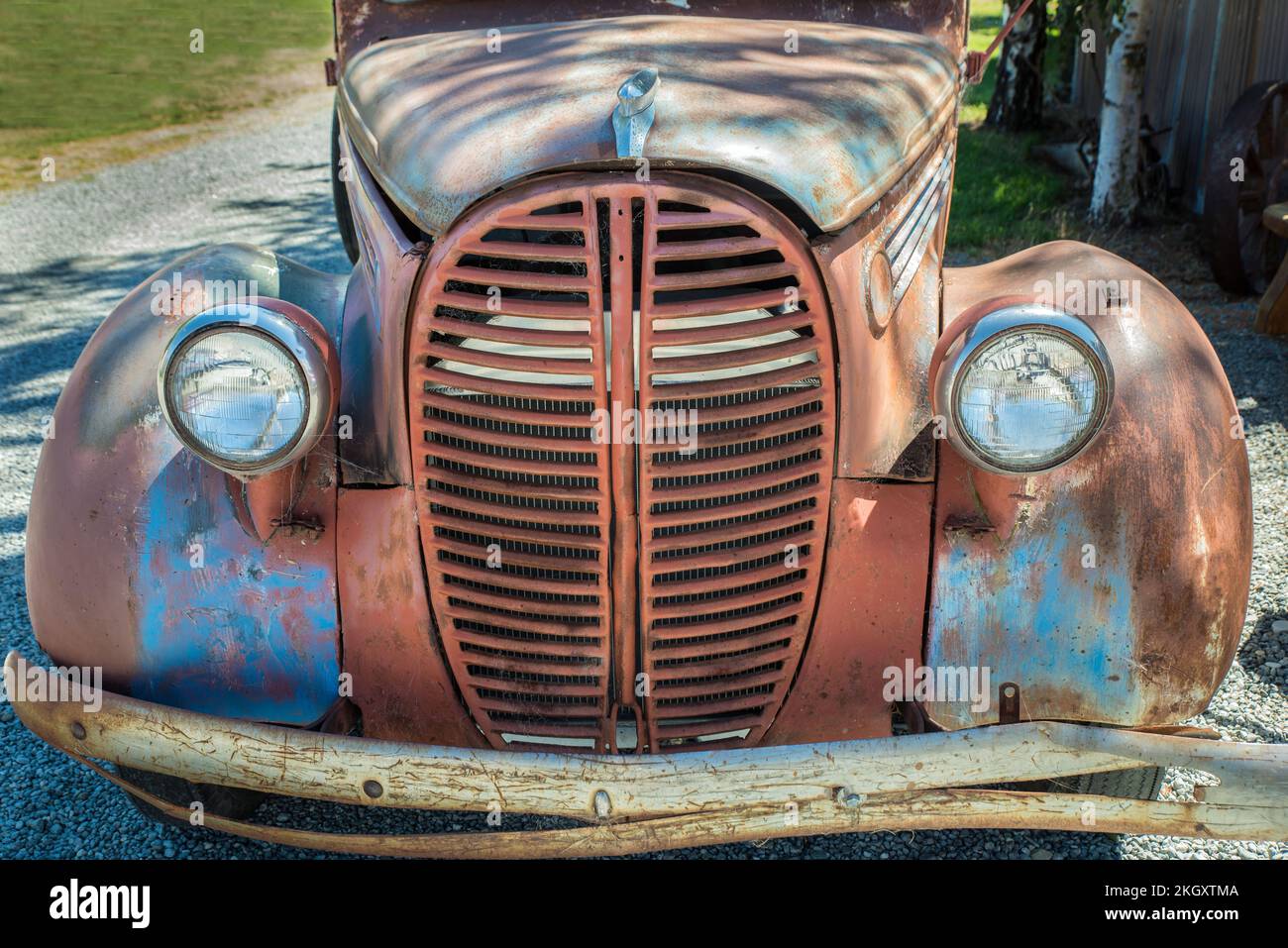 An old rusty 1930s American Ford Truck Stock Photo - Alamy