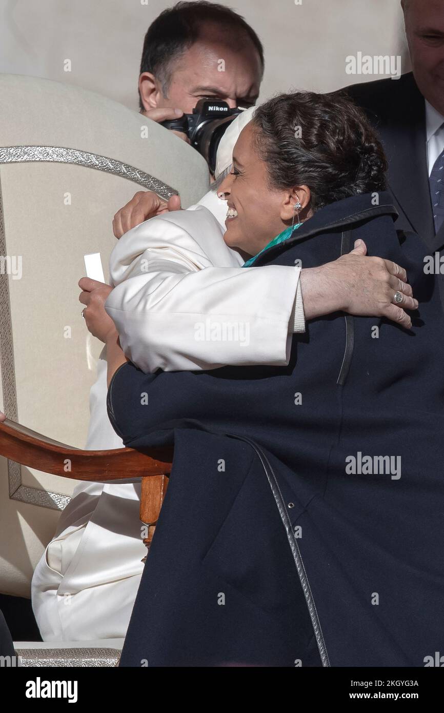 Vatican City, Vatican, 23 November 2022. Pope Francis greets Israeli ...