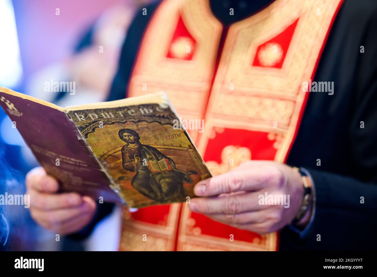Greek orthodox priest holding holy hi-res stock photography and images ...