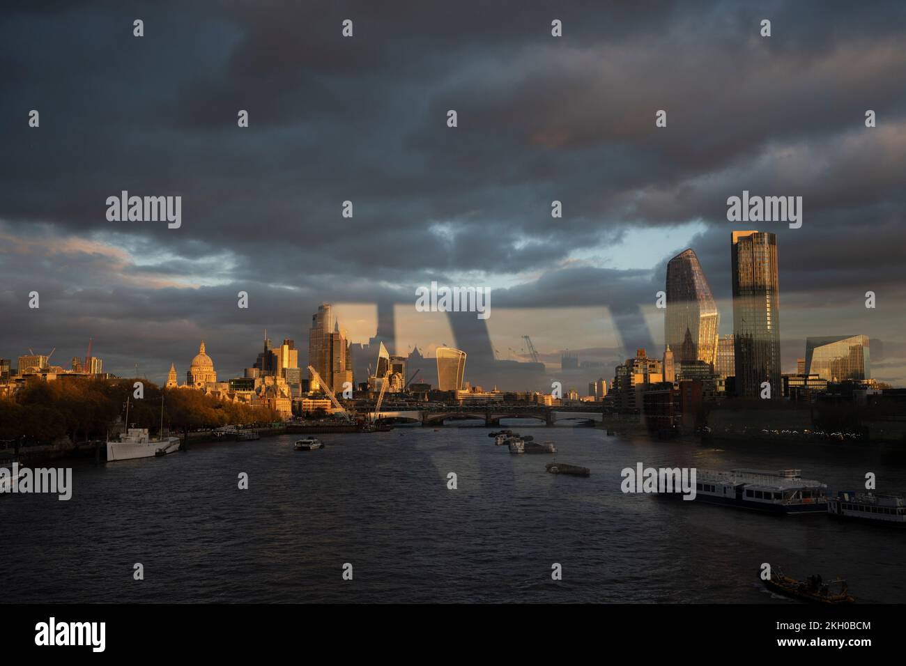 Waterloo bridge thames 2022 hi-res stock photography and images - Alamy