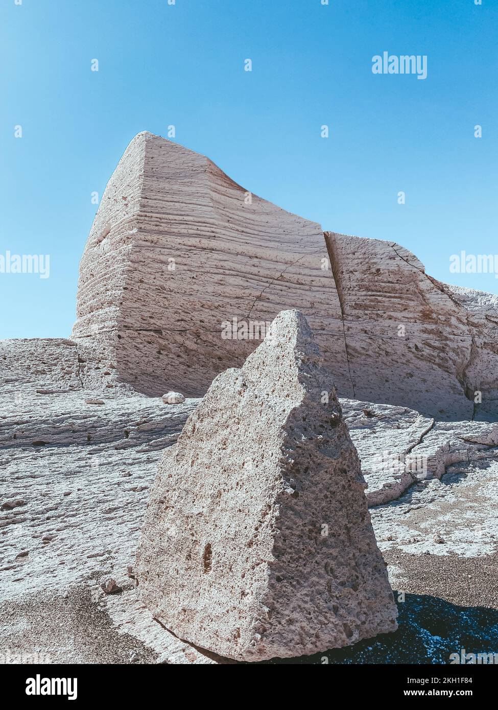 The huge white volcanic stones at Campo de Piedra Pomez, Catamarca ...