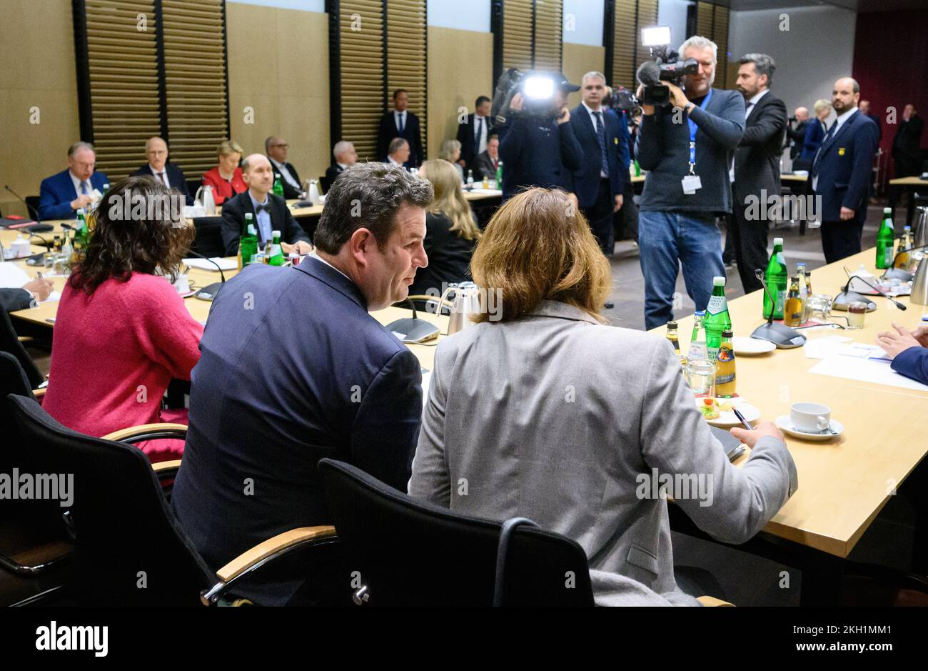 23 November 2022, Berlin: Hubertus Heil (M, SPD), Federal Minister of ...