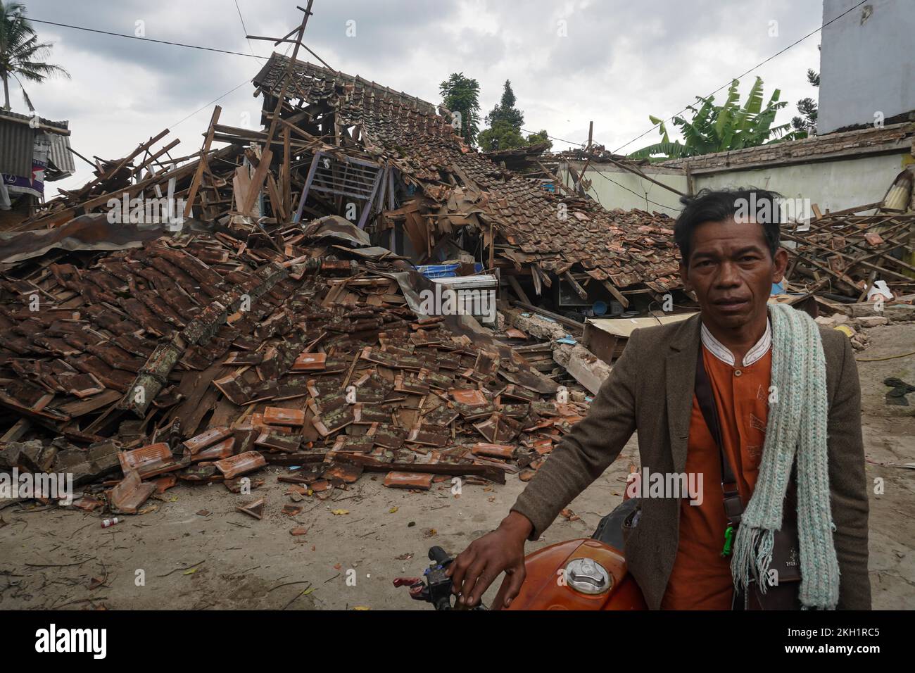 Indonesia earthquake 2022 hi-res stock photography and images - Alamy