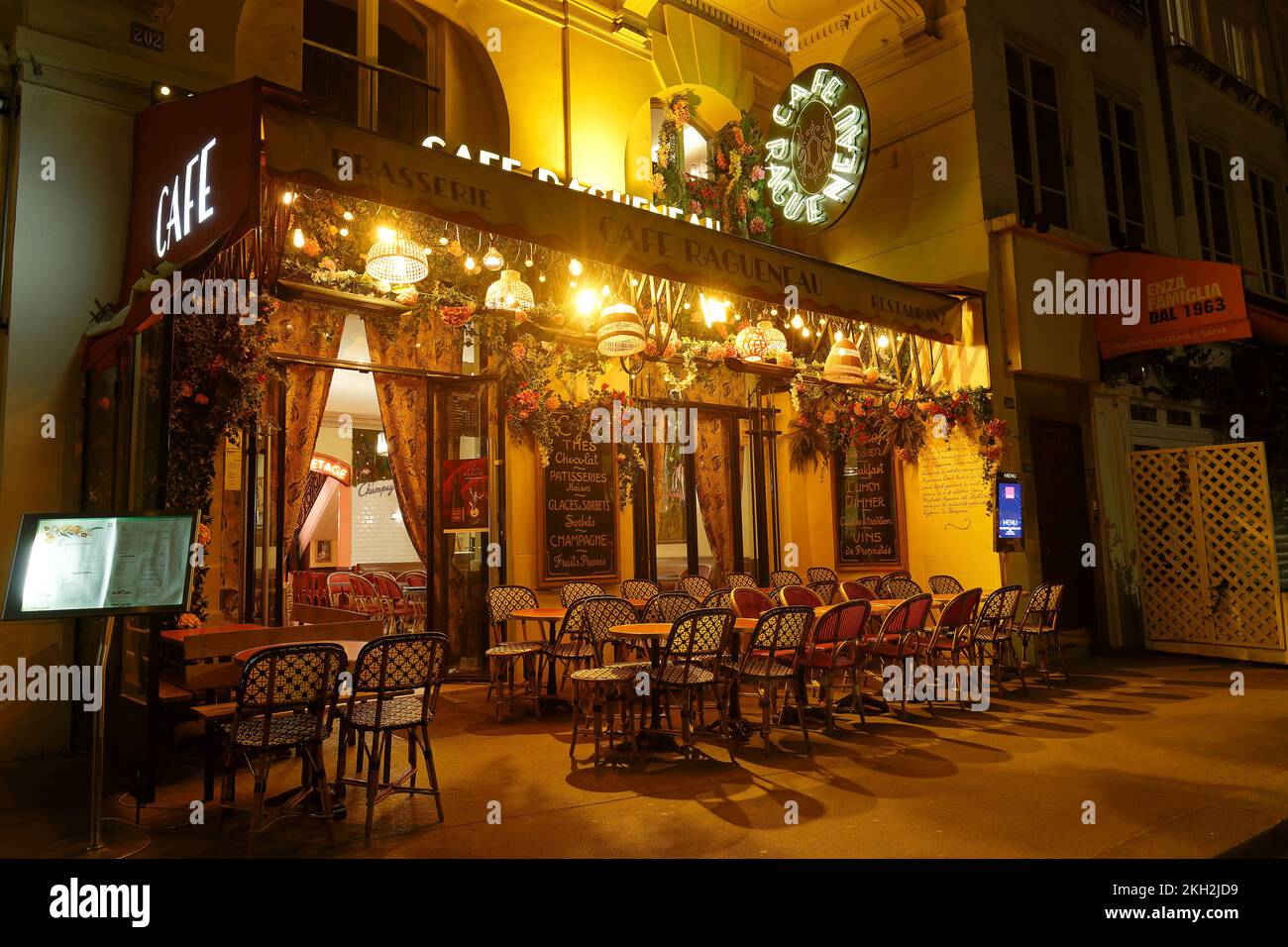 Located in the 1st arrondissement, cafe Ragueneau rubs shoulders with ...