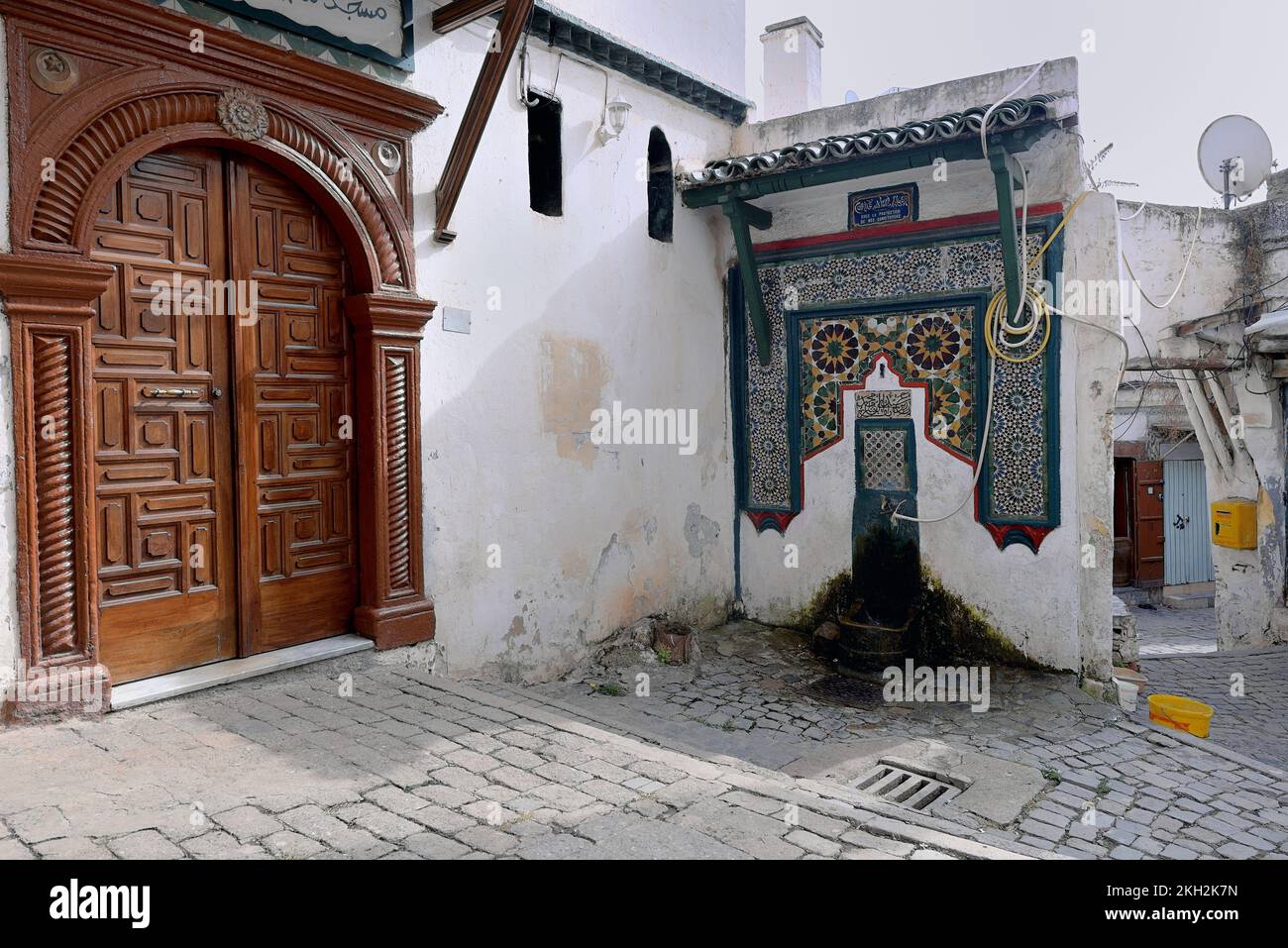THE OLD KAZBA IN ALGIERS IN ALGERIA. TRADITIONAL ISLAMIC ARCHITECTURE ...