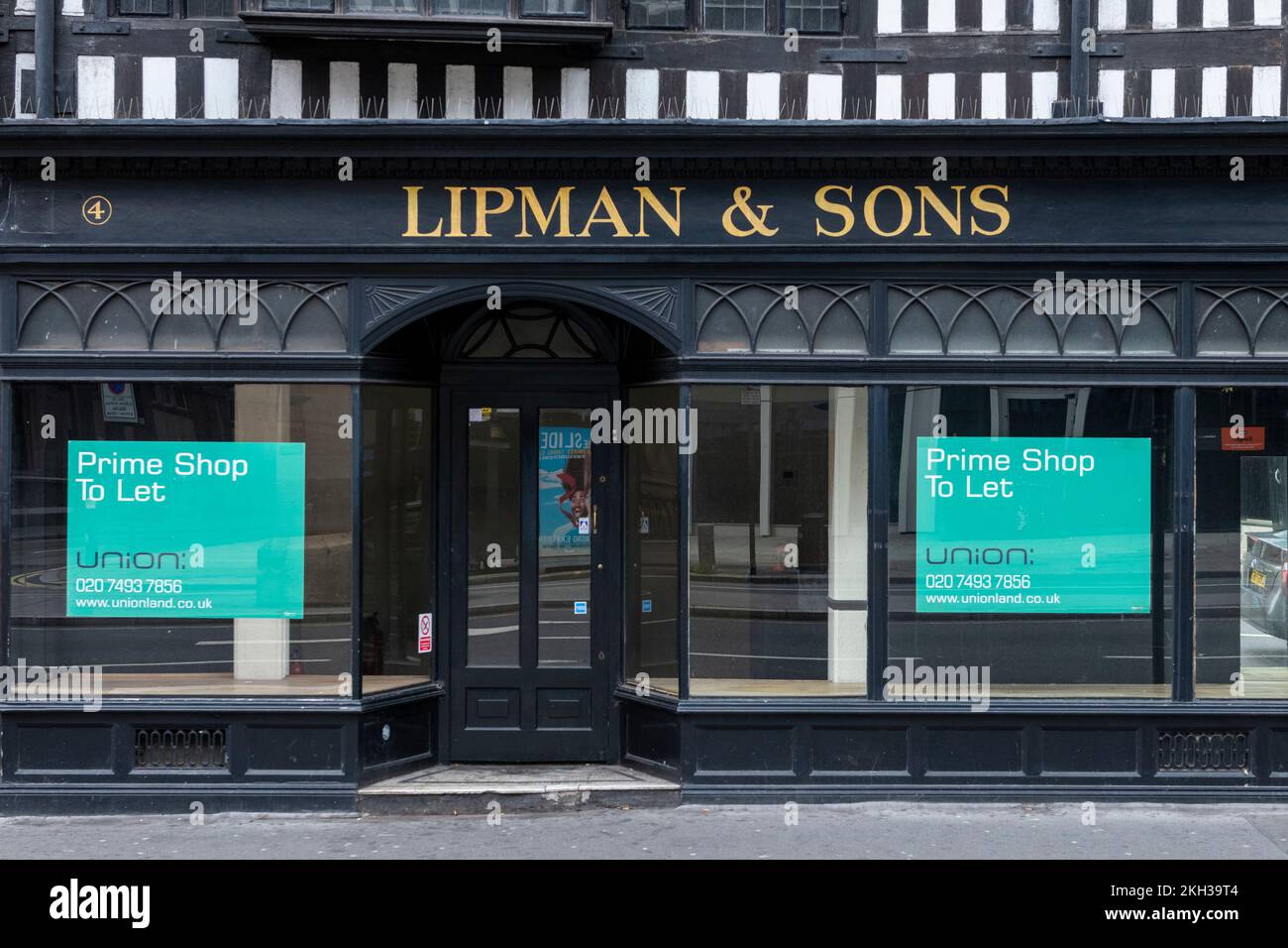 A closed down shop, , London, UK. 22 Oct 2022 Stock Photo - Alamy