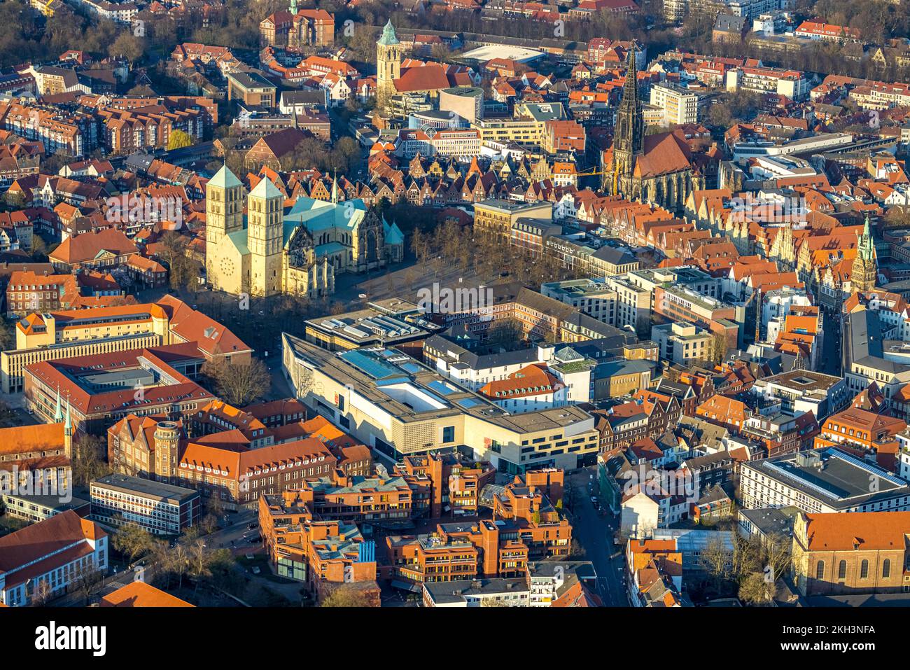 Aerial view, old town and St. Paul's Cathedral and St. Lamberti ...