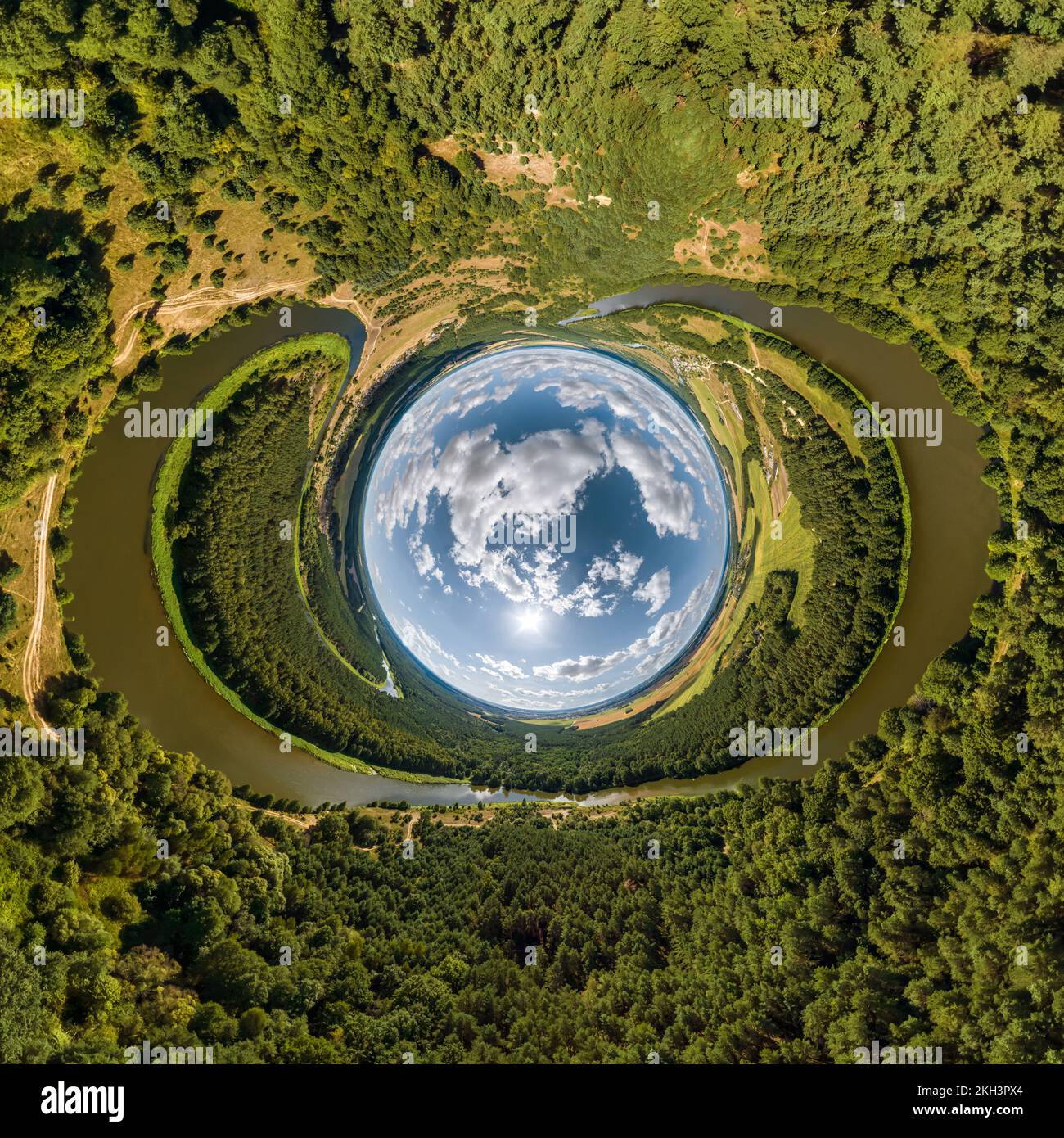 Green sphere inside circle hi-res stock photography and images - Alamy