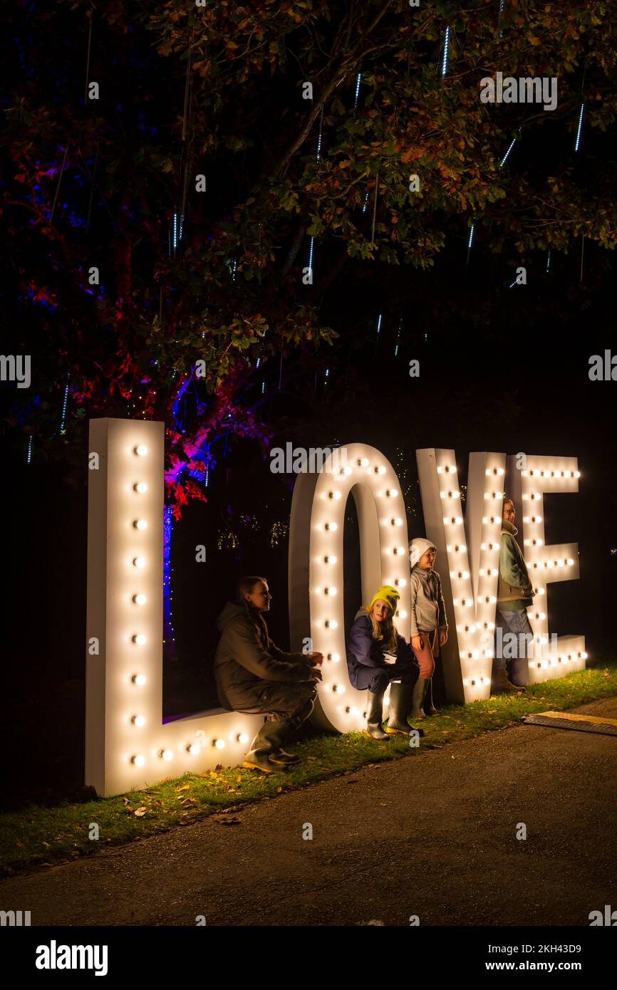 Romsey, Hampshire UK. 23rd November 2022. Preview evening of Light Up ...
