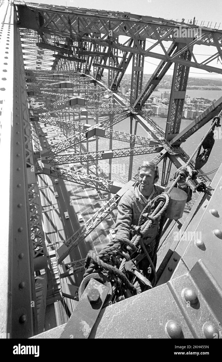 Rigger sydney harbour bridge hi-res stock photography and images - Alamy