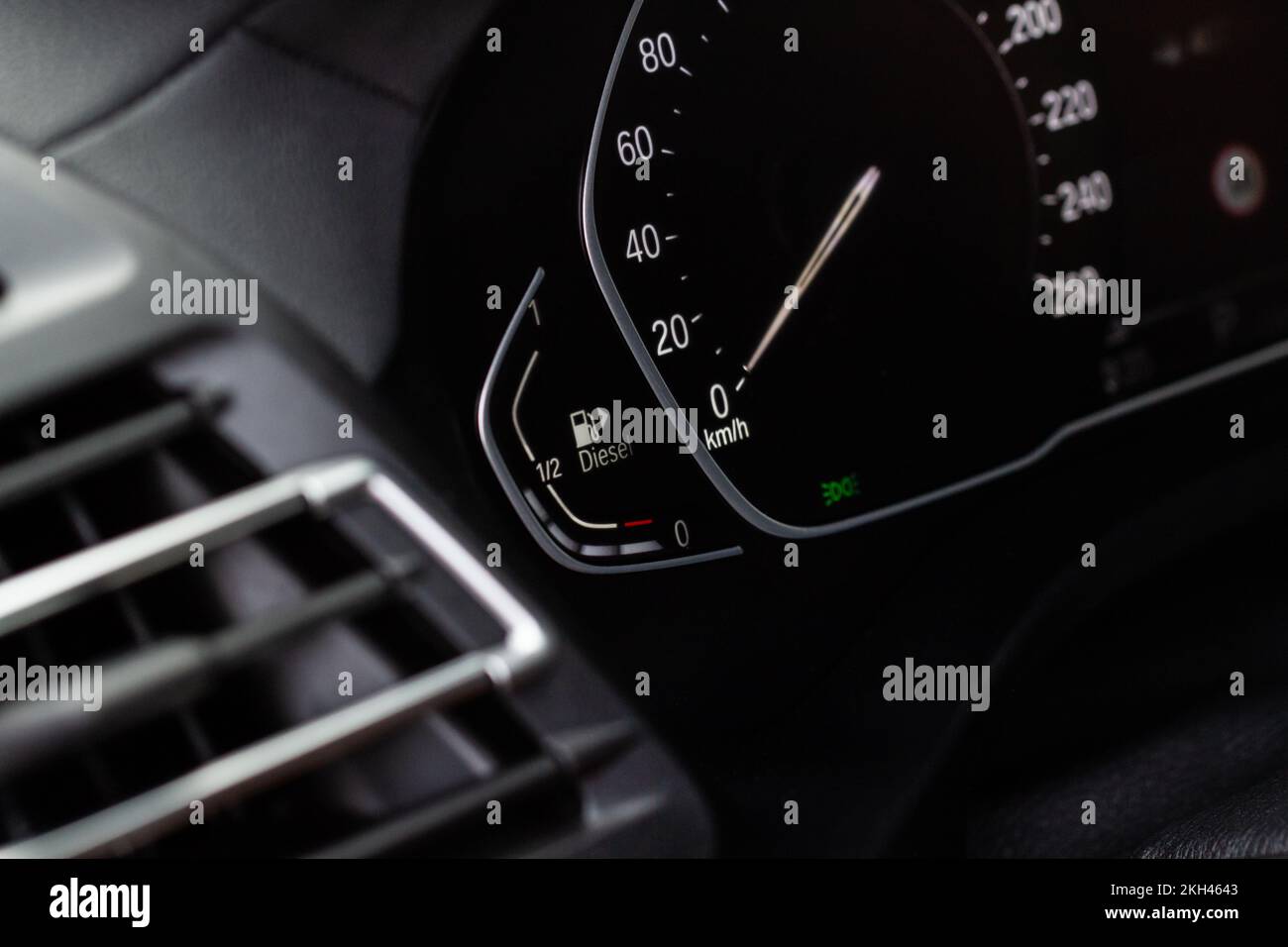 Fuel gauge close up. Car fuel dashboard details Stock Photo - Alamy