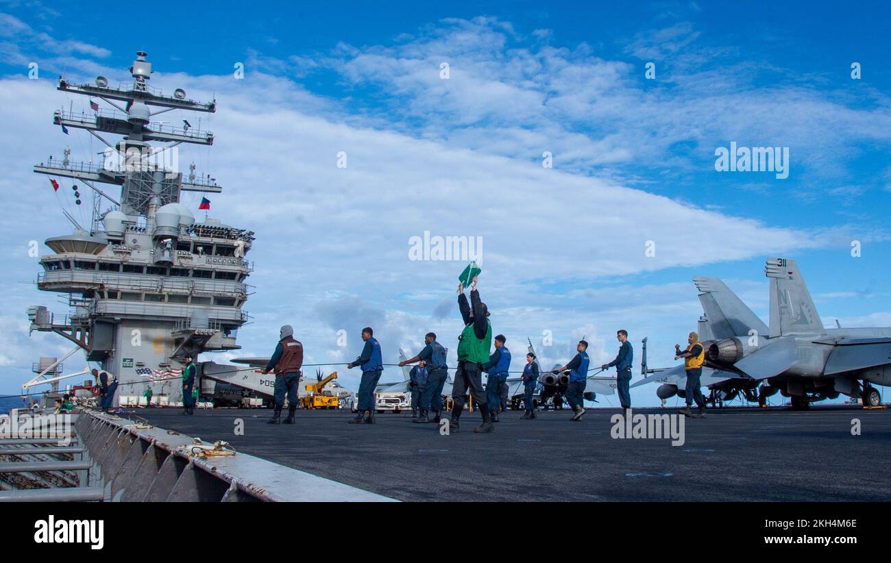 221123-N-RQ159-1267 PHILIPPINE SEA (Nov. 23, 2022) Seaman Erin Schwarz ...