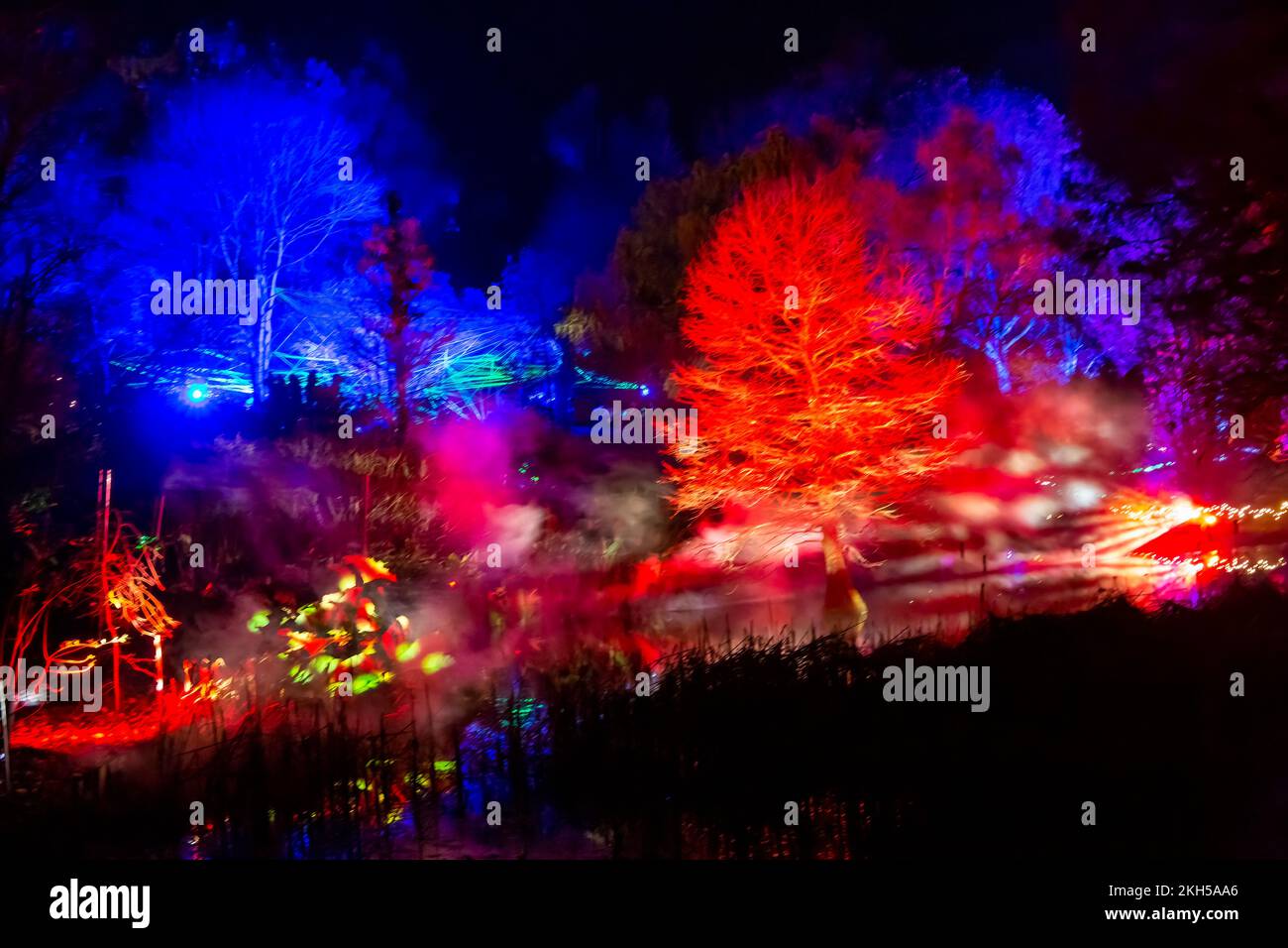 Romsey, Hampshire UK. 23rd November 2022. Preview evening of Light Up ...