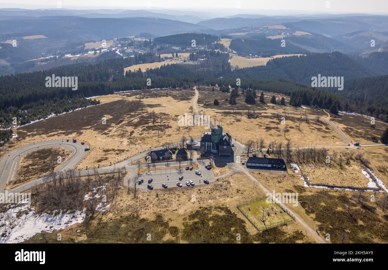 Kahler asten mountain hotel with distant view hi-res stock photography ...
