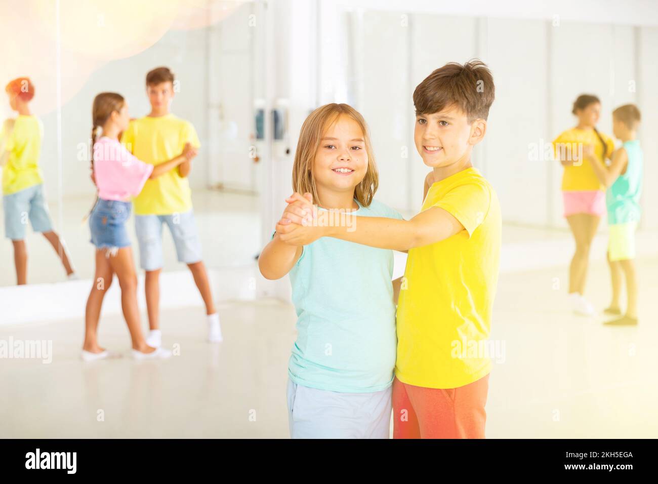 Ballroom dancing couple spanish hi-res stock photography and images - Alamy