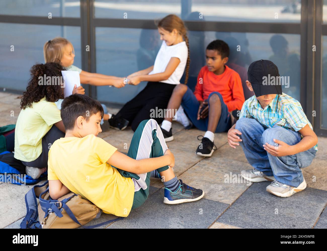 Casual group friends interacting hi-res stock photography and images ...