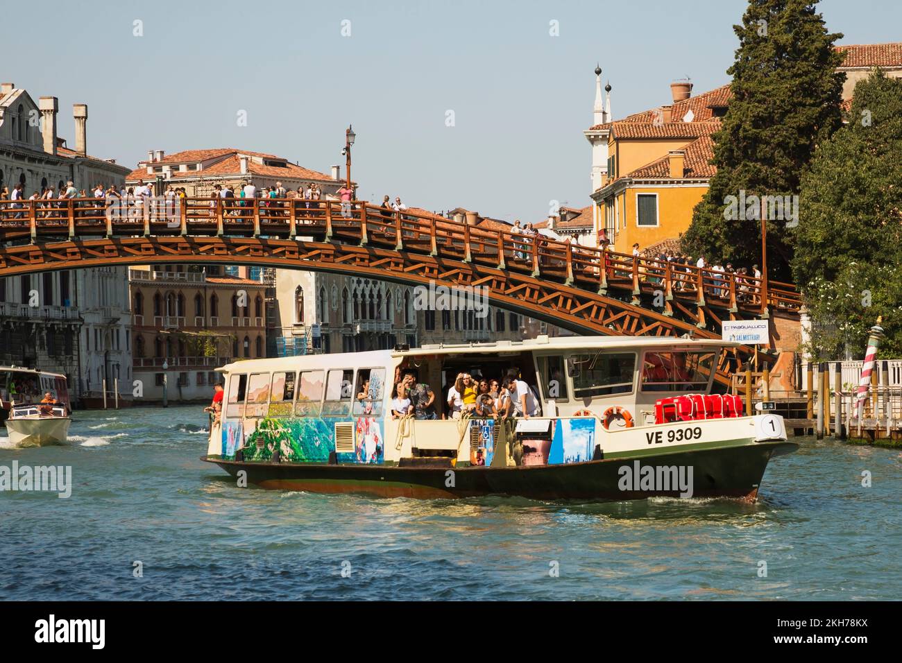 Accademia footbridge hi-res stock photography and images - Alamy