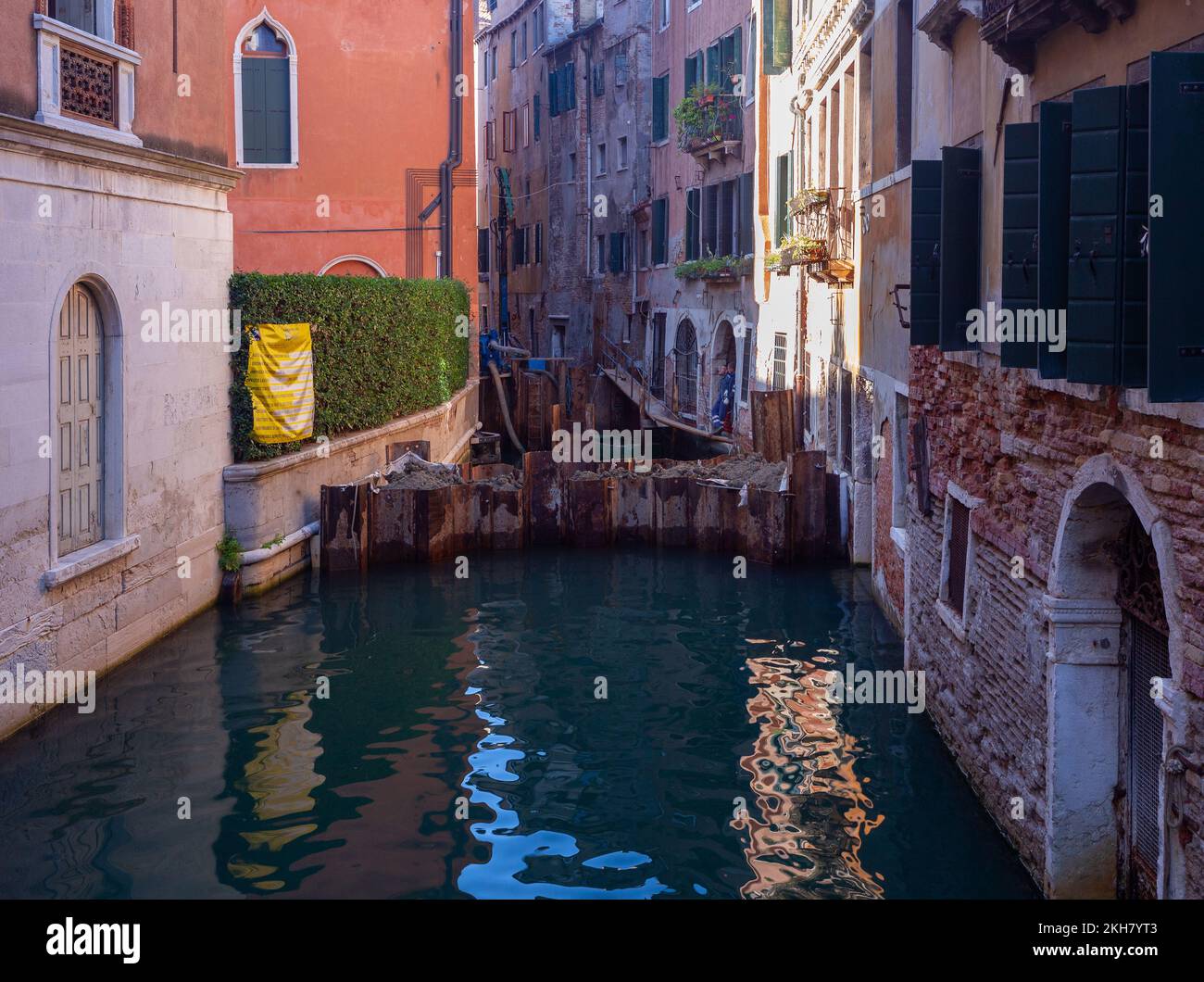 Venice, Italy - November 7, 2022 : Workers in Venice are building a dam ...