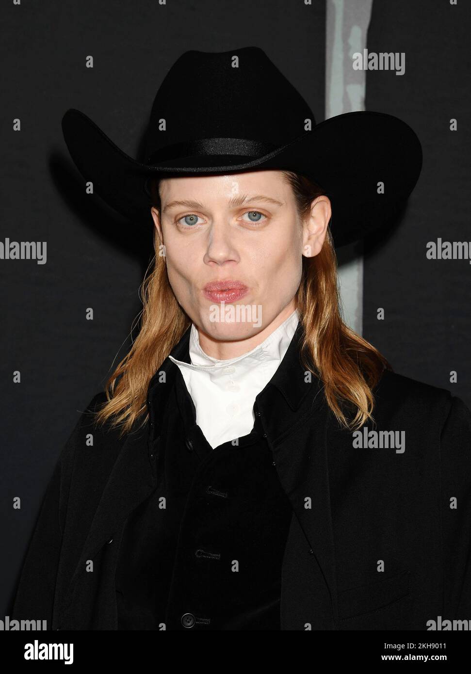 LOS ANGELES, CALIFORNIA - NOVEMBER 21: Kelly McCormack attends Showtime ...