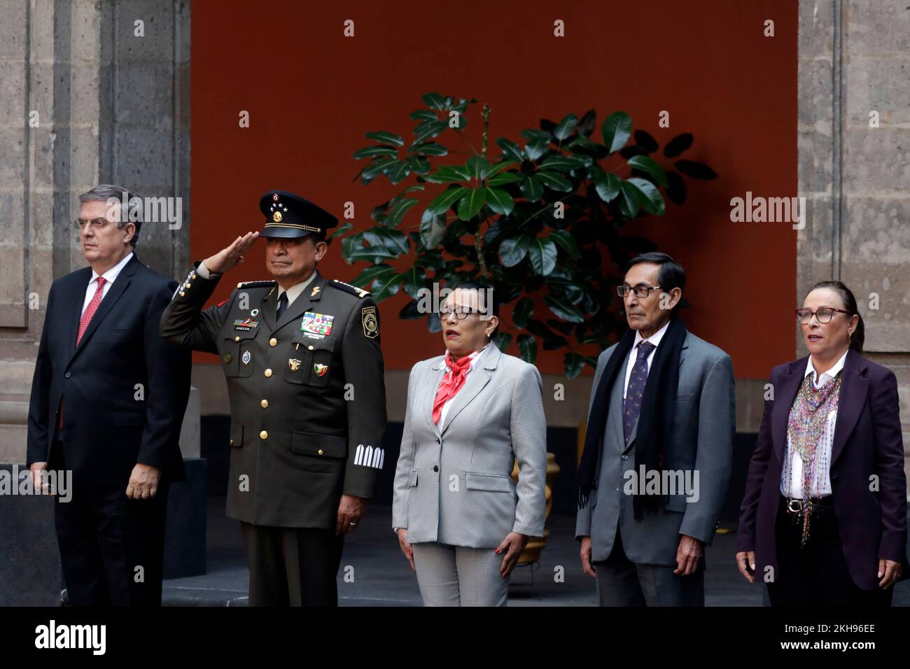 Rocio la rosa hi-res stock photography and images - Alamy