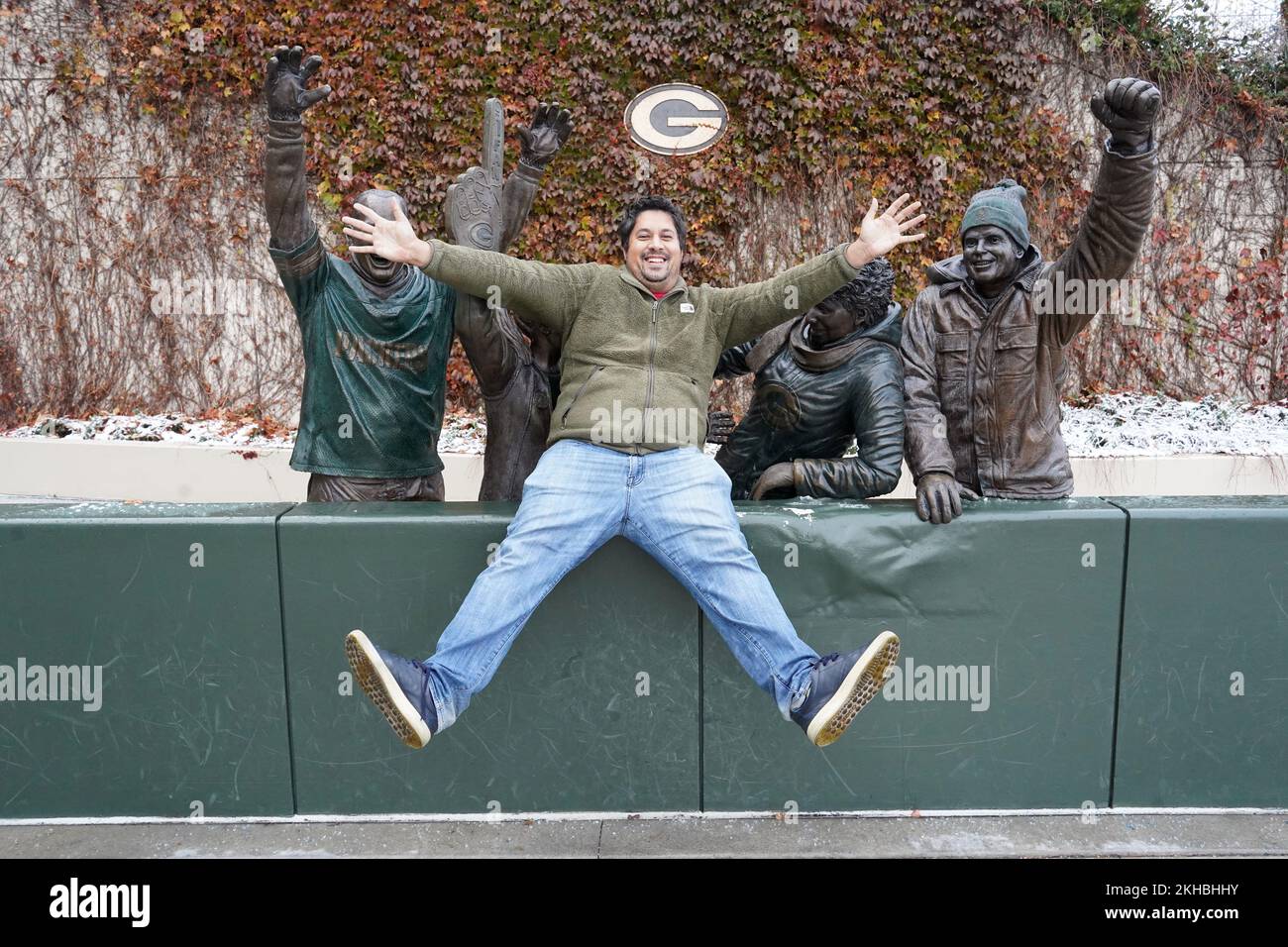 The lambeau leap statue in bob harlan plaza lambeau field hi-res stock ...