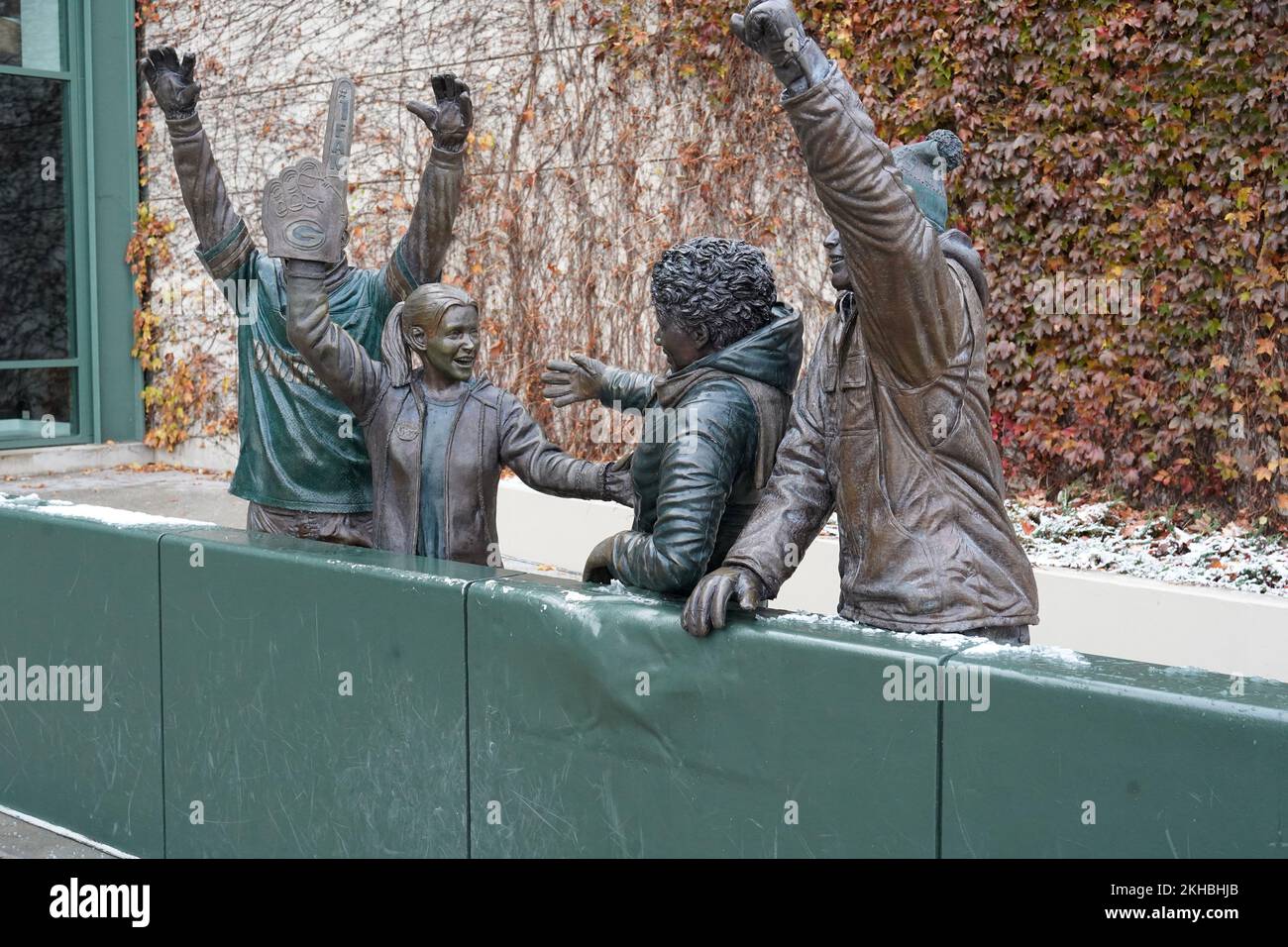 The lambeau leap statue in bob harlan plaza lambeau field hi-res stock ...