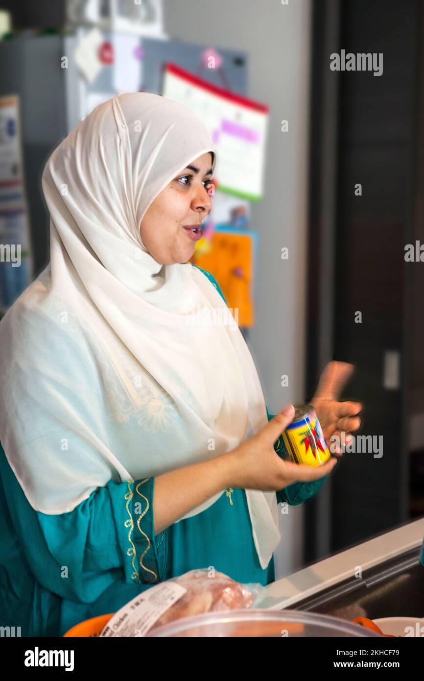 Japan cooking class hi-res stock photography and images - Alamy