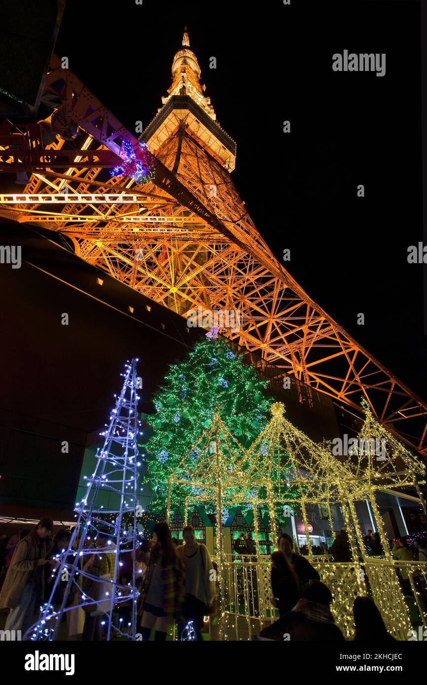 Communications tower night hi-res stock photography and images - Alamy