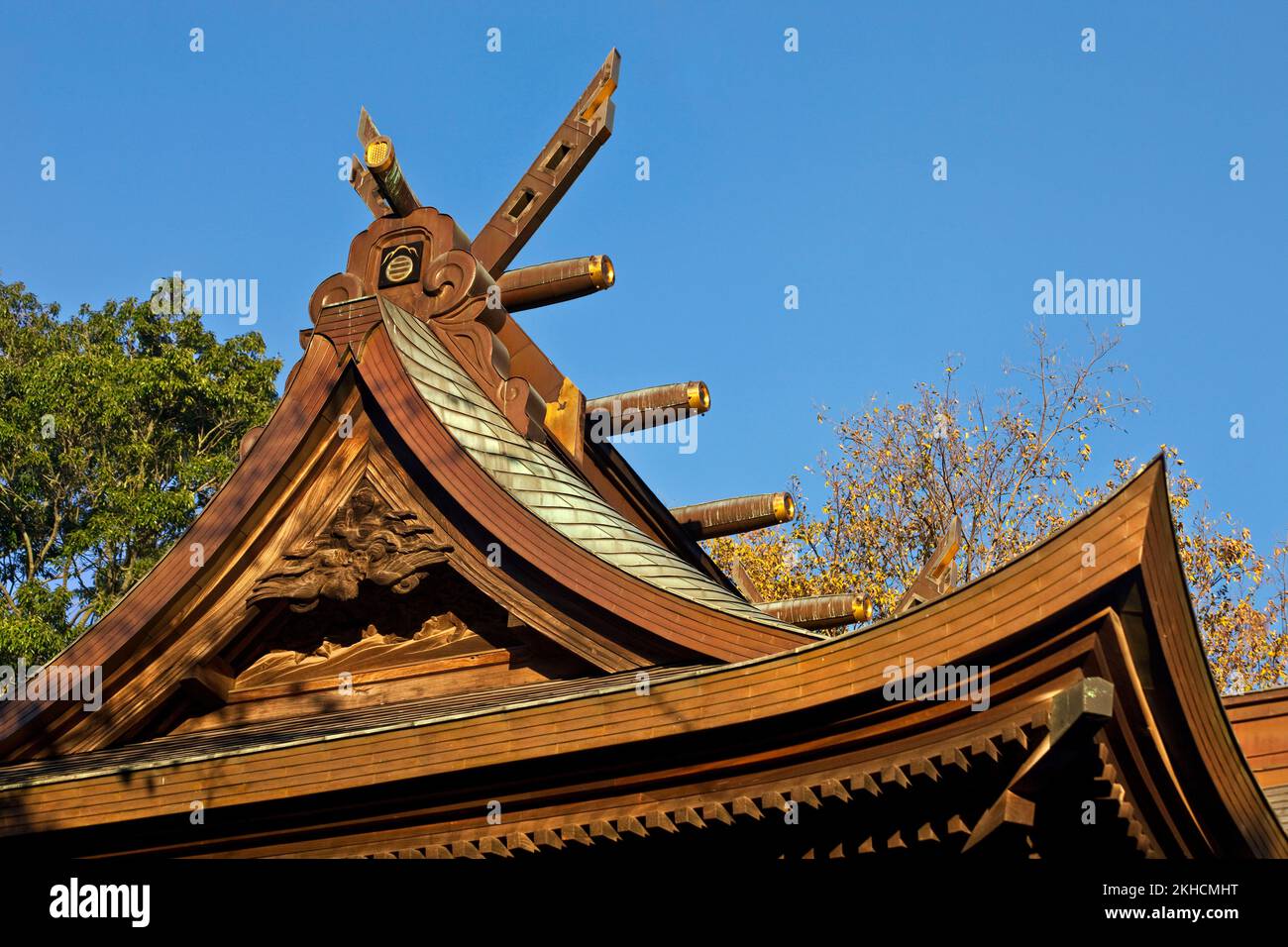 Traditional roof detail Mitake Jinja Shinto shrine autumn Ontakesan ...