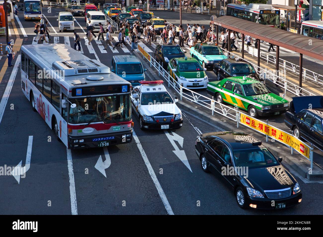 Traffic in tokyo hi-res stock photography and images - Alamy