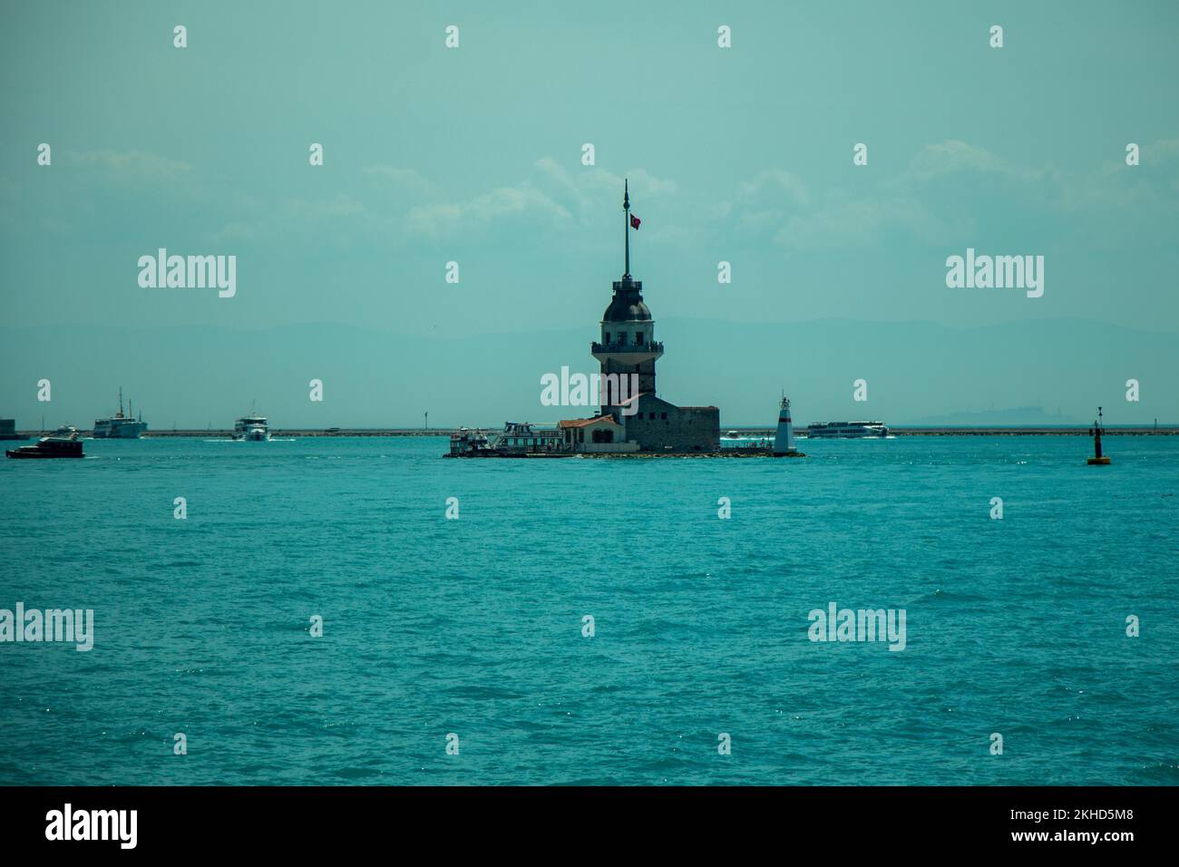 Maidens Tower located in the middle of Bosporus Stock Photo - Alamy