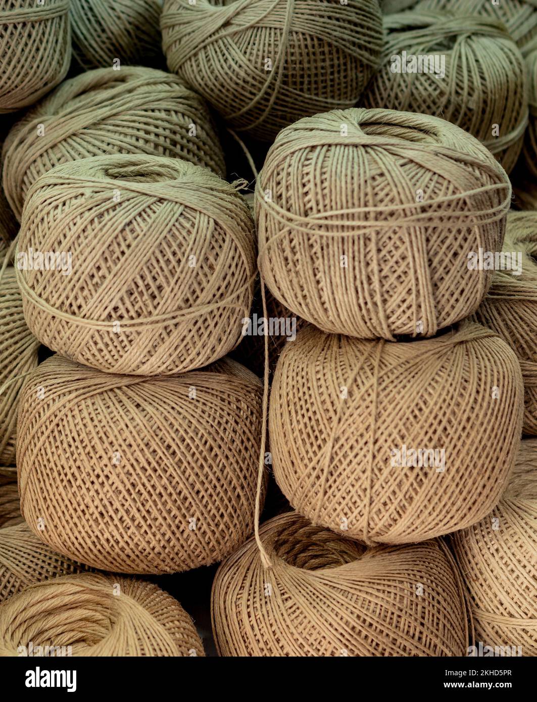 String of linen hi-res stock photography and images - Alamy