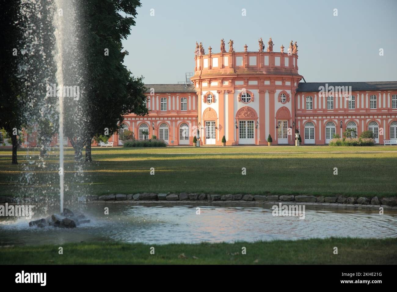 Castle park with fountain of Biebrich Castle in Biebrich, Wiesbaden ...
