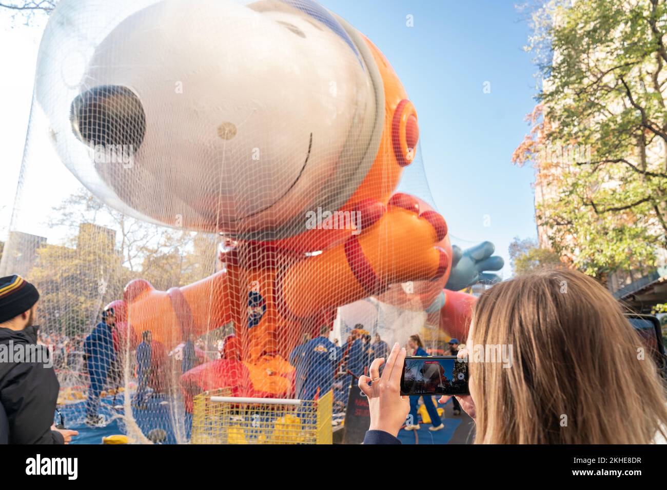 The Astronaut Snoopy balloon inflated for 96th Macy's Thanksgiving Day ...
