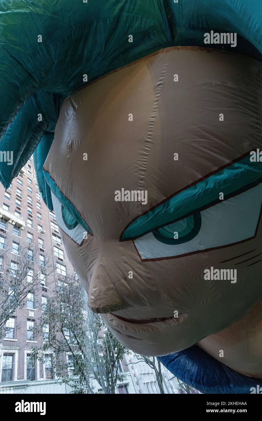 The Goku from Dragon ball Z balloon inflated for 96th Macy's ...