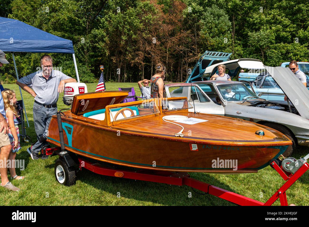 Mahogany glen l runabout speedboat hi-res stock photography and images - Alamy