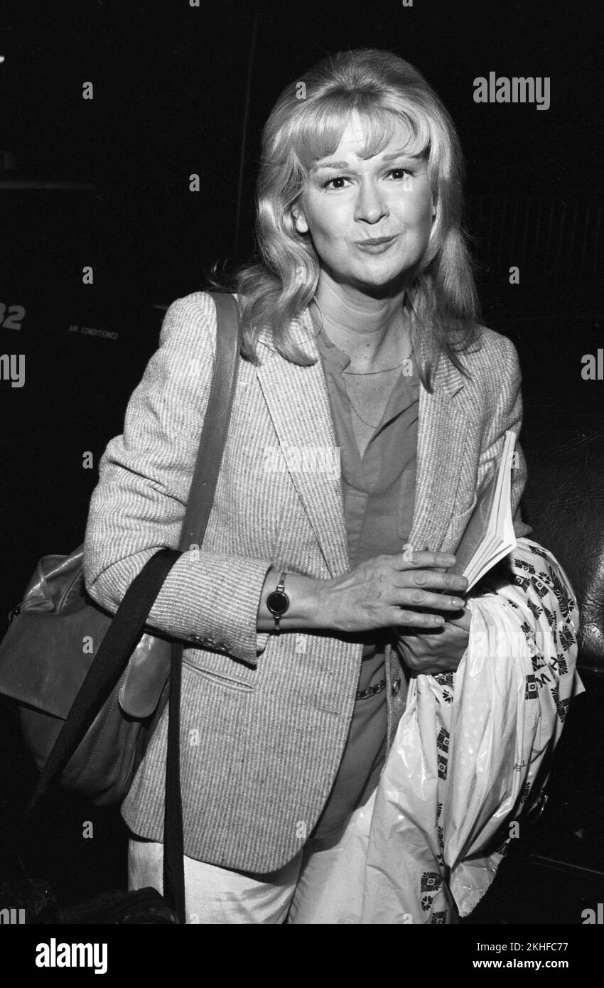 Diane ladd Black and White Stock Photos & Images - Alamy