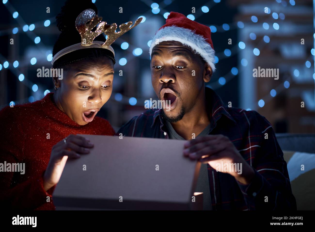 Open black gift box hi-res stock photography and images - Alamy